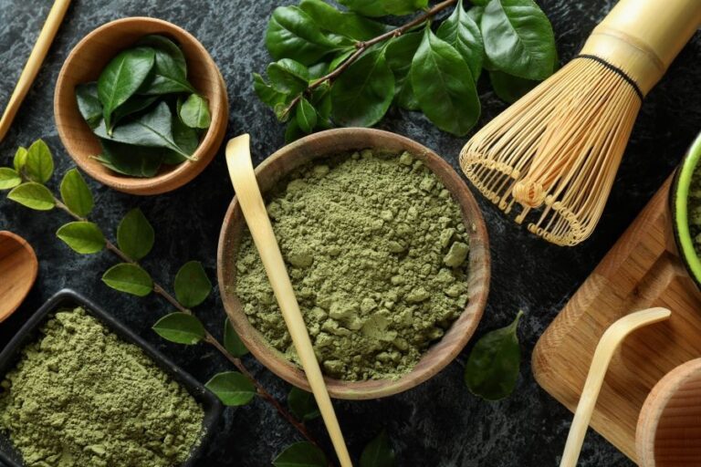 5 ways to use matcha - we eat. live. do. well